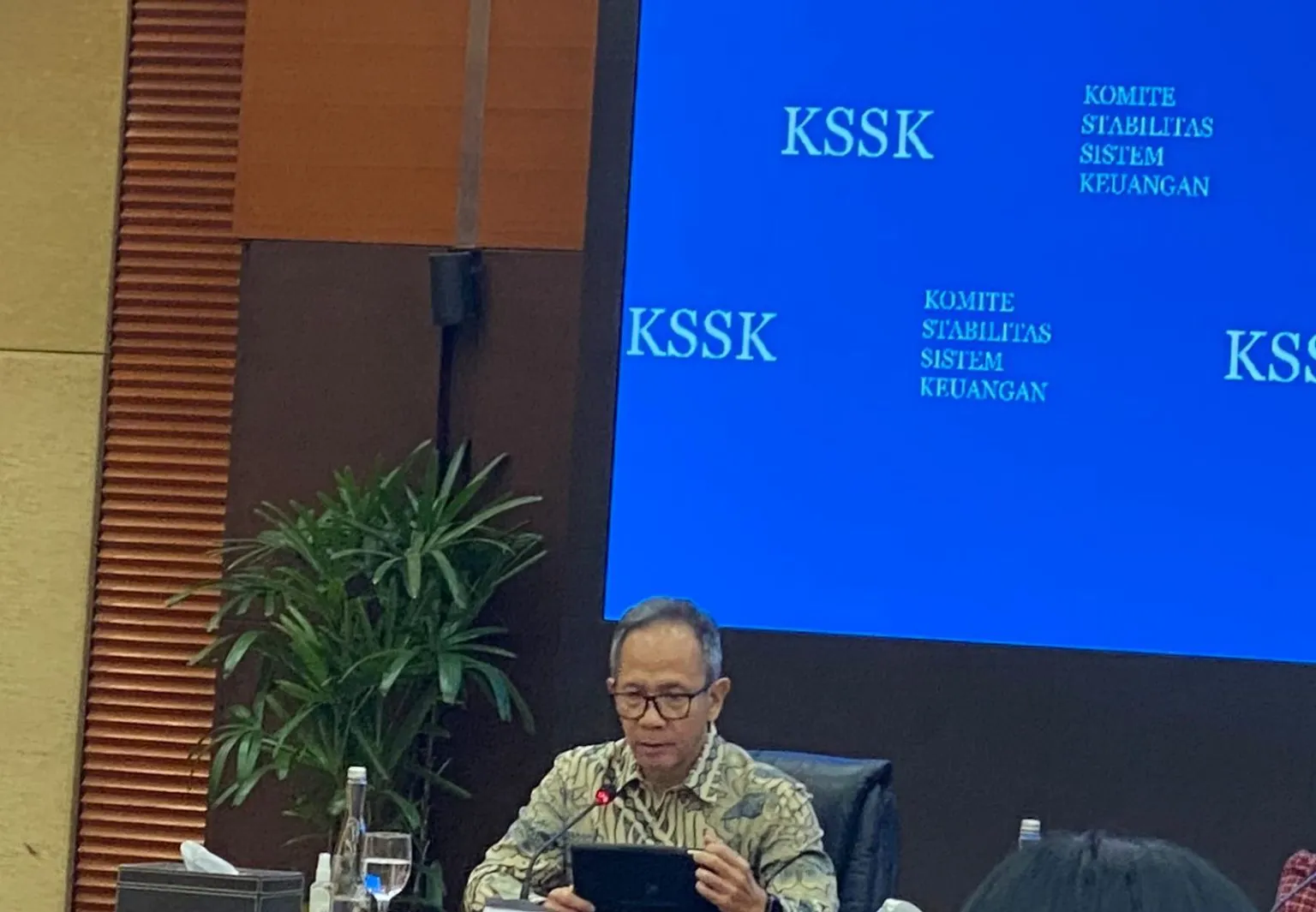 OJK Sebut Sektor Jasa Keuangan Tetap Stabil di 2024, Ini Buktinya | News | Infobank Insitute